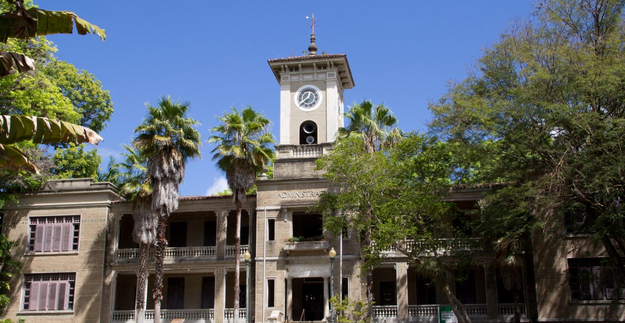 Edificio José de Diego – Decanato de Administración