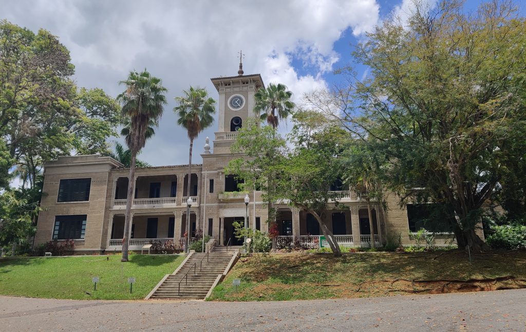 Edificio José de Diego – Decanato de Administración